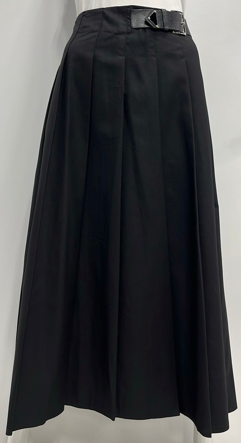 PEODE DESIGN PLEATED SKIRT W SIDE LEATHER BUCKLE-MIDI BLACK – Thousand ...